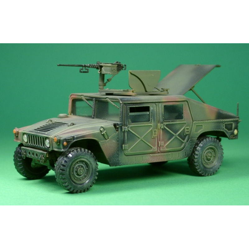 Academy 13241 - 1/35 M1025 Armored Carrier