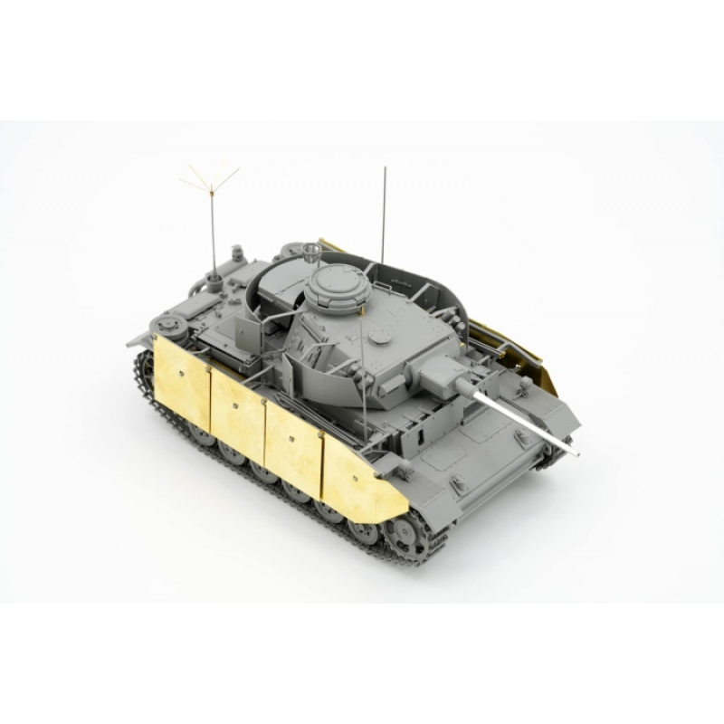 Border Model BT-048 - 1/35 Pz.Bef.Wg.III Ausf.K w. Schürzen (2in1)