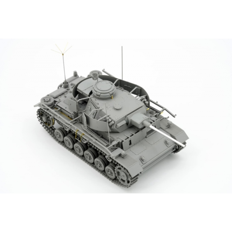 Border Model BT-048 - 1/35 Pz.Bef.Wg.III Ausf.K w. Schürzen (2in1)