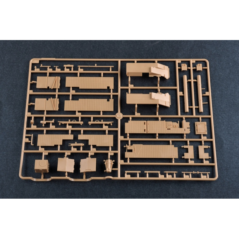 I Love Kit 63527 1/35 M1001 w. M790 Erector Launcher Trailer