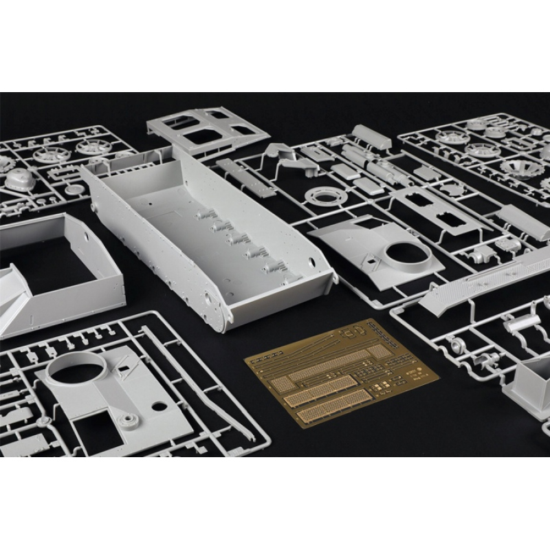 Trumpeter 00947 - 1/16 StuG III Ausf.G Late Production (2in1)