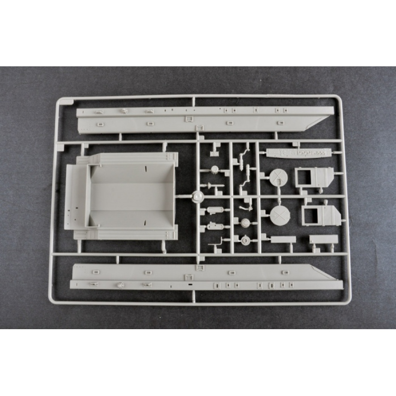 Trumpeter 01089 - 1/35 MAZ-545 Transporter w. CHMZAP-5247G Semi-trailer