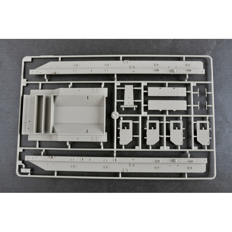 Trumpeter 01089 - 1/35 MAZ-545 Transporter w. CHMZAP-5247G Semi-trailer